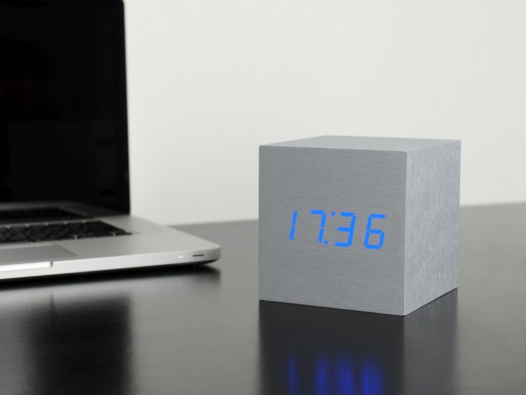 Gingko-cube click clock | hamu-zöld | designgrund