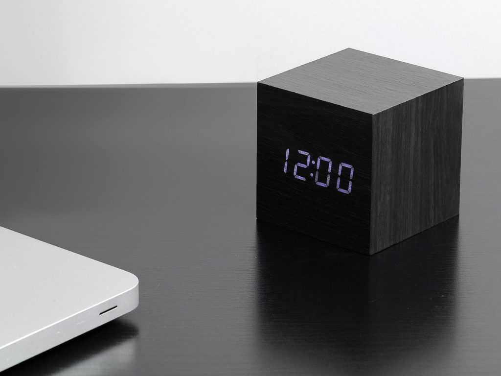 Gingko-cube click clock | hamu-zöld | designgrund